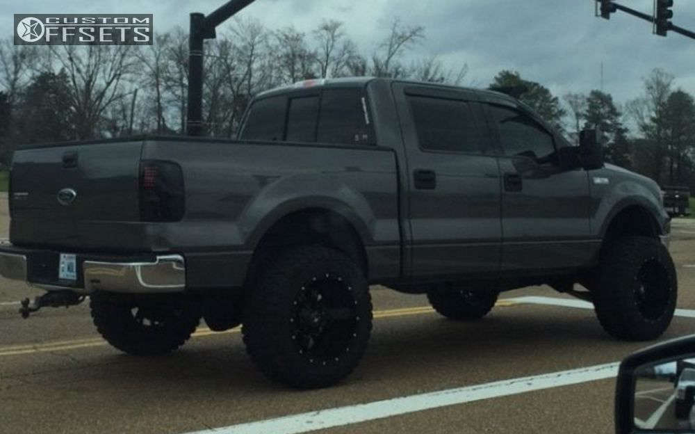 2004 Ford F-150 with 20x12 -44 TIS 535B and 35/12.5R20 Atturo Trail ...