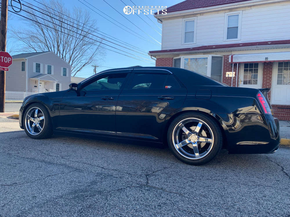2014 Chrysler 300 with 20x8.5 15 Niche Pantano and 245/45R20 Nitto ...