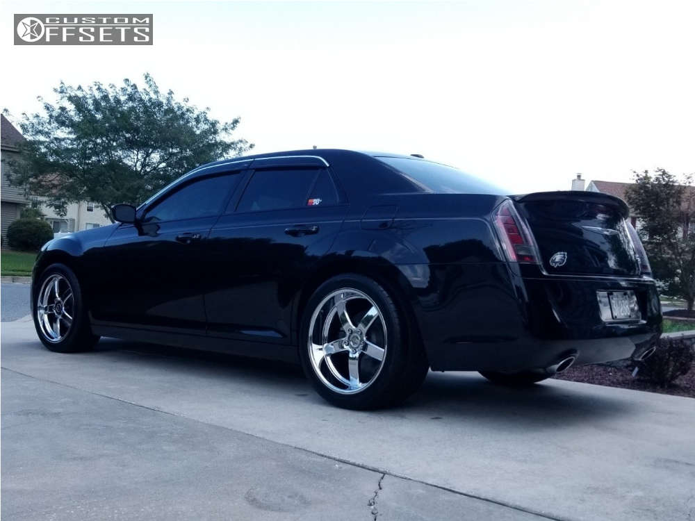 2014 Chrysler 300 with 20x8.5 15 Niche Pantano and 245/45R20 Nitto ...