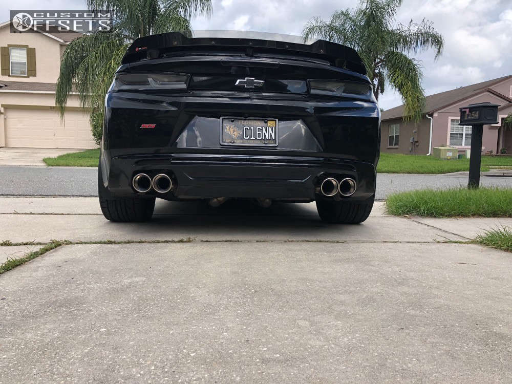 2017 Chevrolet Camaro with 20x9 20 Ferrada FR2 and 275/30R20 Nitto ...