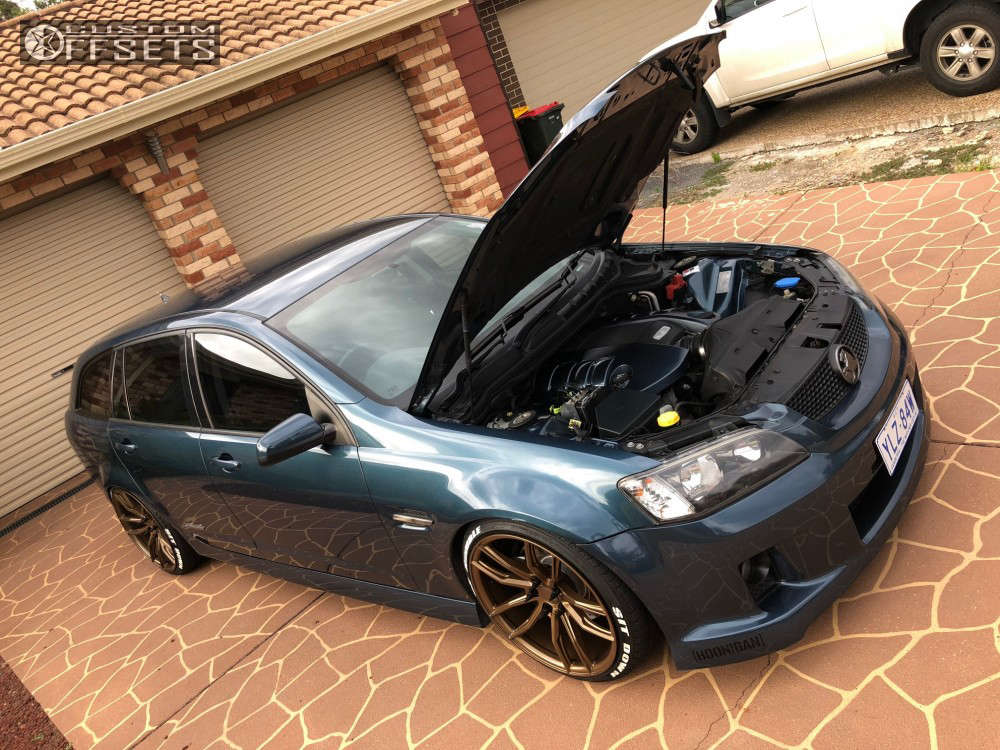2008 Holden Commodore with 20x10 35 Koya Sf-011 and 245/35R20 Achilles ...