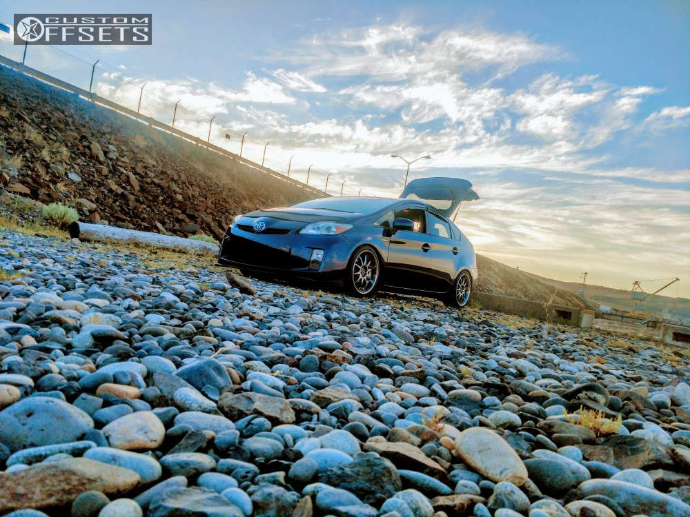 2010 Toyota Prius with 18x8 27 JNC Jnc019 and 205/40R18 Achilles Atr ...