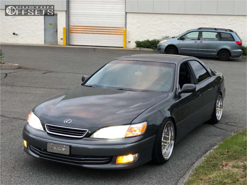 2000 Lexus ES300 with 18x9.5 30 Aodhan Ds03 and 225/35R18 Bridgestone ...