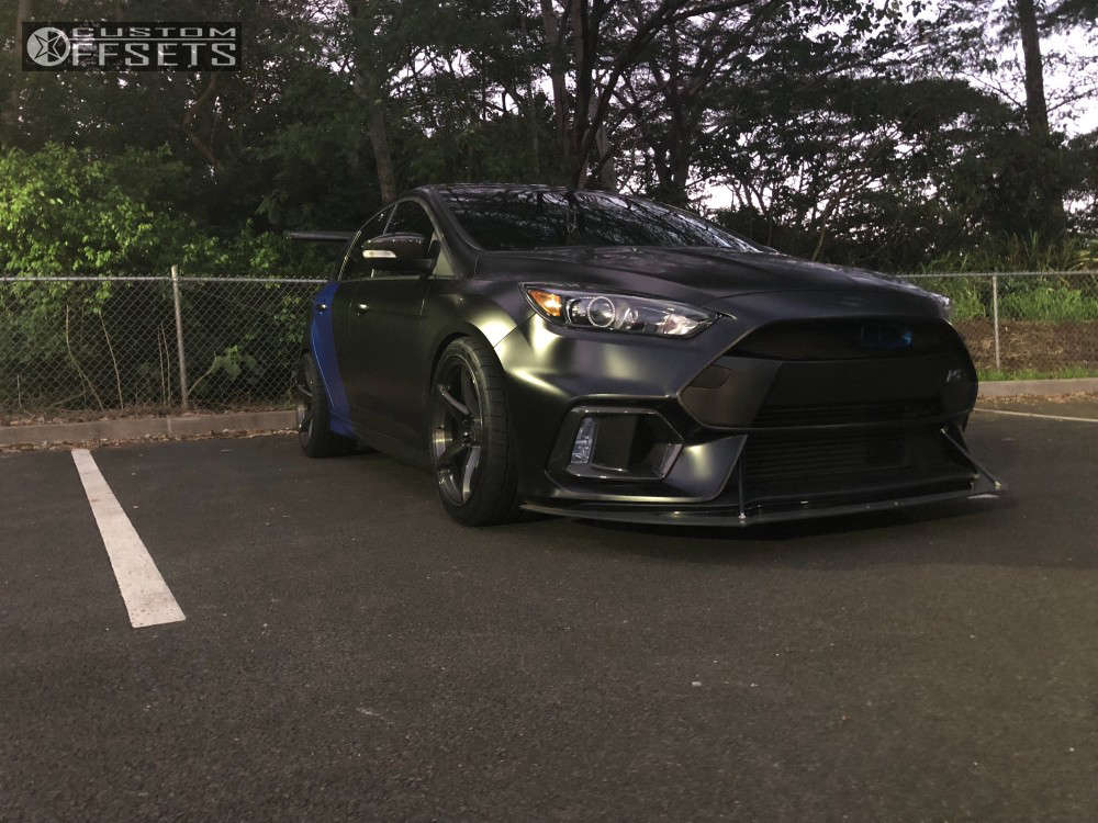 2017 Ford Focus with 18x9.5 40 BC Forged Rs45 and 265/35R18 Nitto Nt555 ...