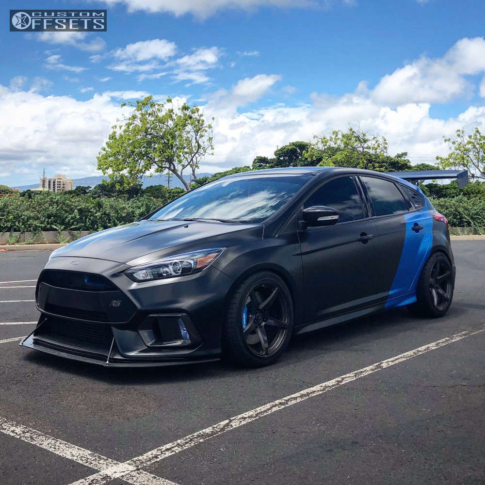 2017 Ford Focus with 18x9.5 40 BC Forged Rs45 and 265/35R18 Nitto Nt555 ...