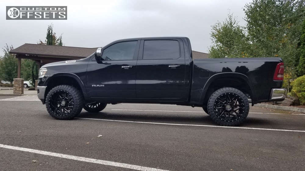 2019 Ram 1500 with 22x12 -44 Diablo Offroad Savage and 33/12.5R22 ...