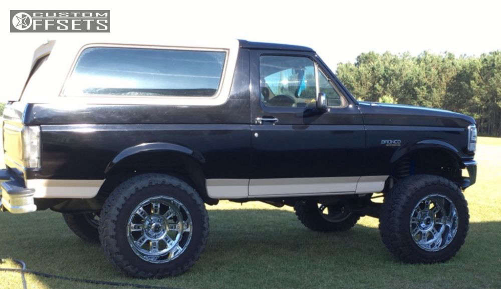 1992 Ford Bronco with 20x12 -44 XD Riot and 35/12.5R20 Toyo Tires Open ...