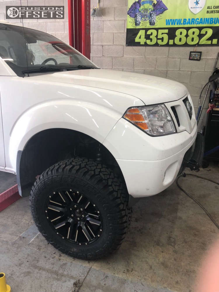 2009 Nissan Frontier with 18x9 18 Moto Metal Mo978 and 33/12.5R18 Fury ...
