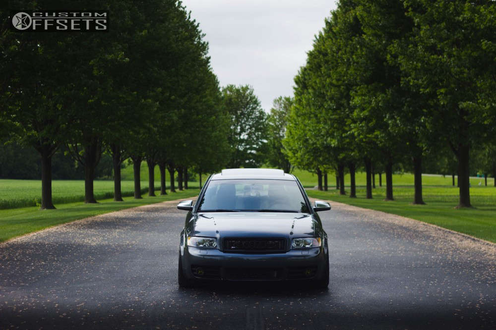 2005 Audi S4 with 19x8.5 35 Rotiform Rse and 255/30R19 Pirelli P-zero ...