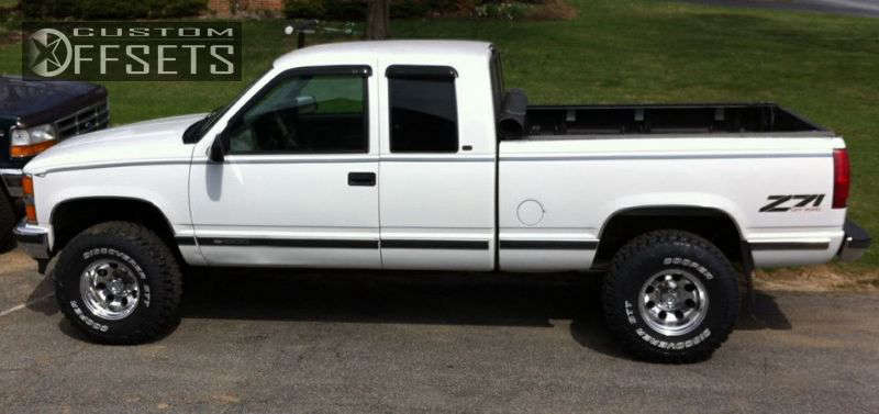 1998 Chevrolet K1500 with 15x10 -46 Pro Comp 1069 and 33/12.5R15 Cooper ...