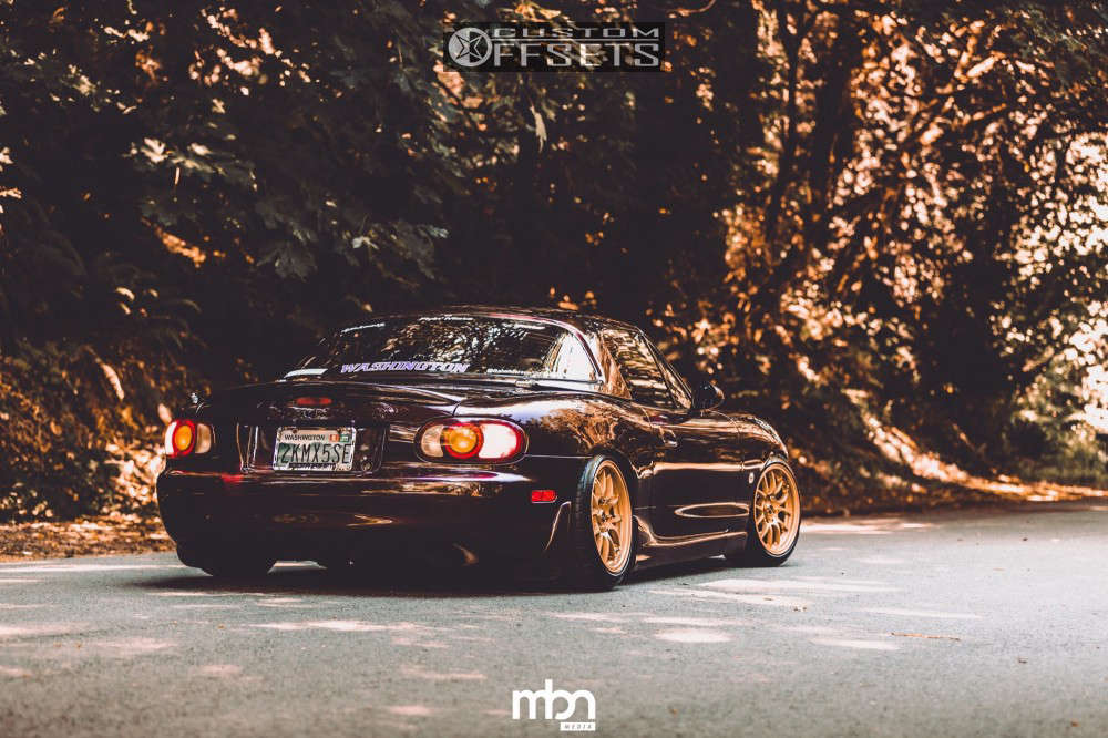 2000 Mazda Miata with 15x8 36 949 Racing 6UL and 195/45R15 Toyo Tires ...