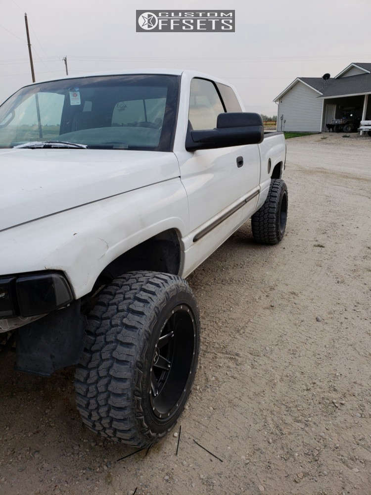 2000 Dodge Ram 1500 with 20x12 -44 Hostile Alpha and 305/55R20 ...