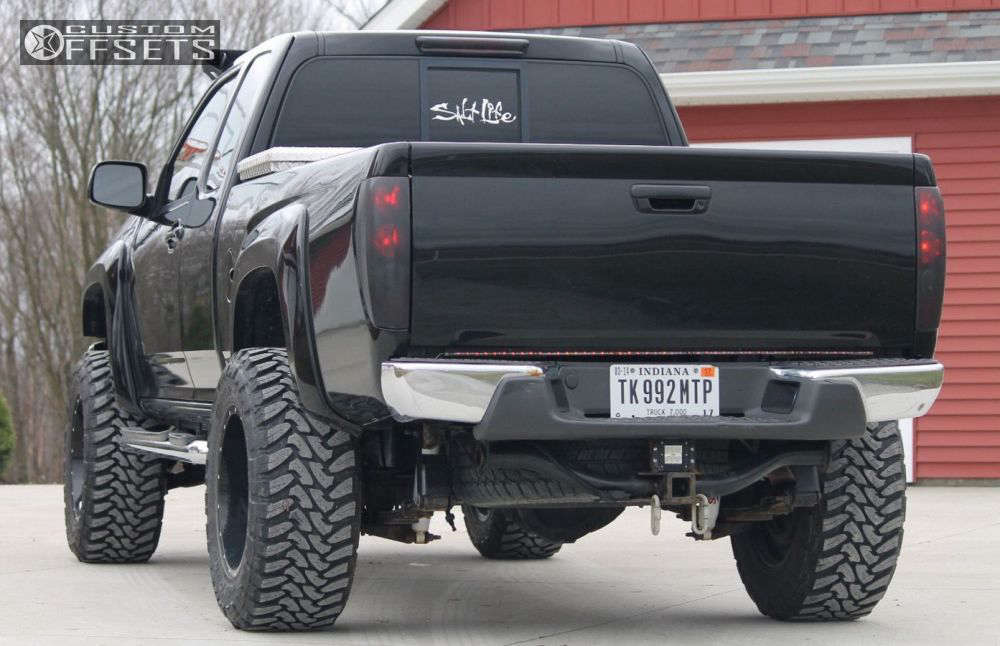 2005 Chevrolet Colorado with 18x10 -24 Moto Metal MO970 and 33/12.5R18 ...