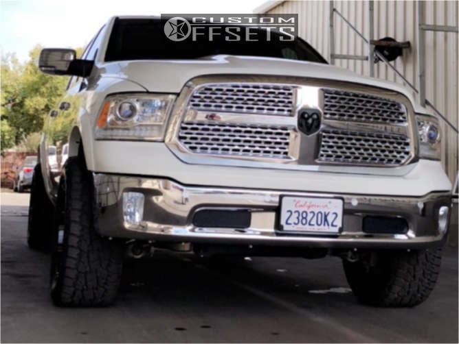 2017 Ram 1500 with 20x10 -25 Fuel Forged Ff24 and 33/12.5R20 Toyo Tires ...