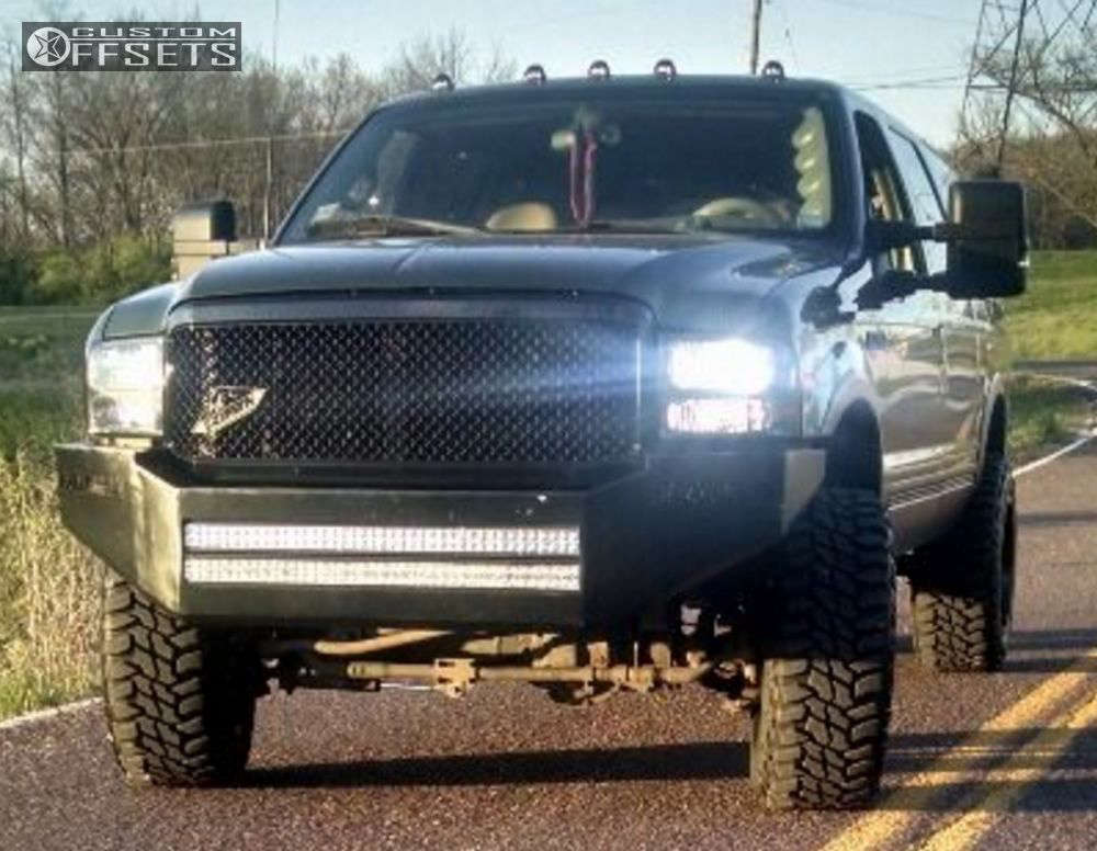 2000 Ford Excursion with 20x12 -44 Moto Metal MO962 and 35/12.5R20 ...