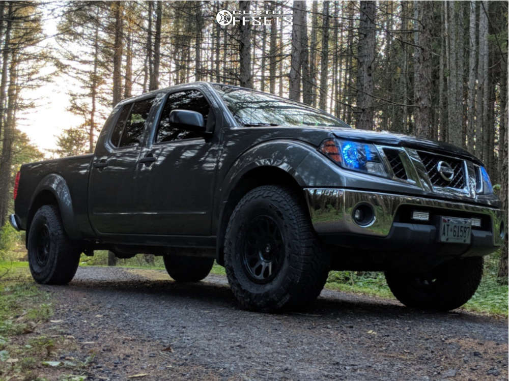 2009 Nissan Frontier with 16x8 15 Fuel Vector and 285/75R16 Falken ...