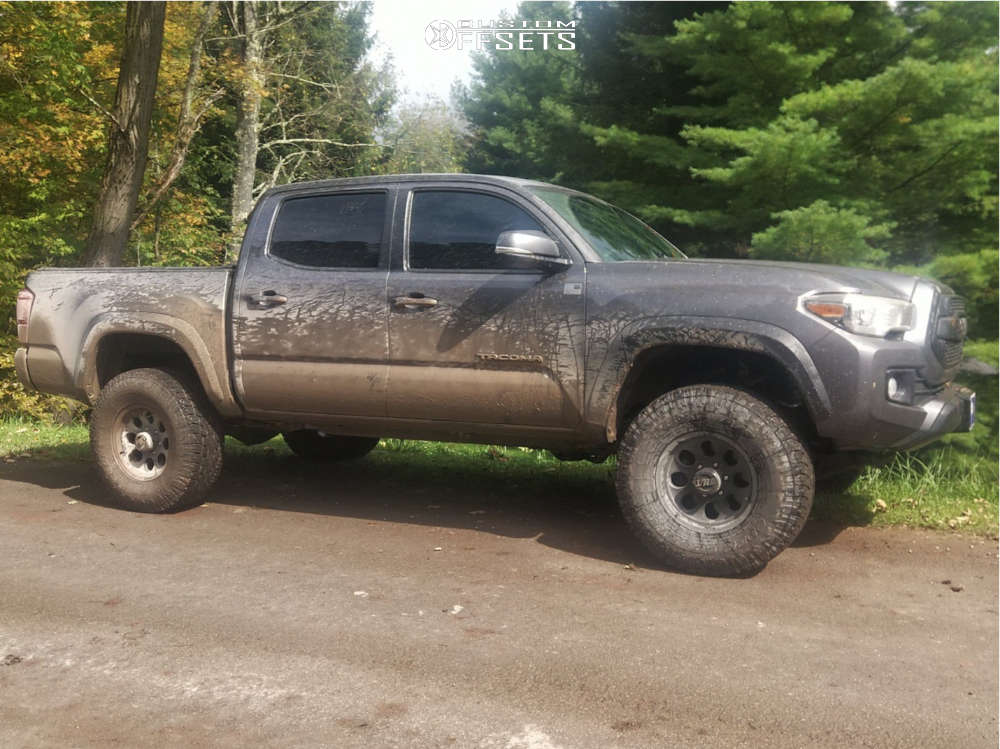 2017 Toyota Tacoma with 16x8 0 Mickey Thompson Classic Iii and 285 ...