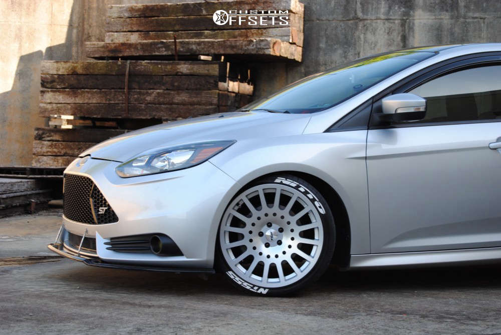 2013 Ford Focus with 19x8 35 TSW Holeshot and 235/35R19 Nitto Nt555 and ...