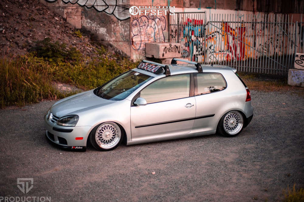 2007 Volkswagen Rabbit with 17x8.5 30 ESR Sr03 and 205/45R17 Minerva ...