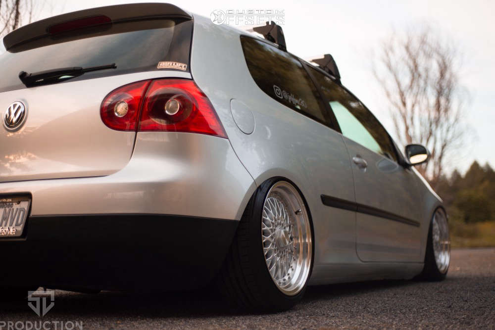 2007 Volkswagen Rabbit with 17x8.5 30 ESR Sr03 and 205/45R17 Minerva ...