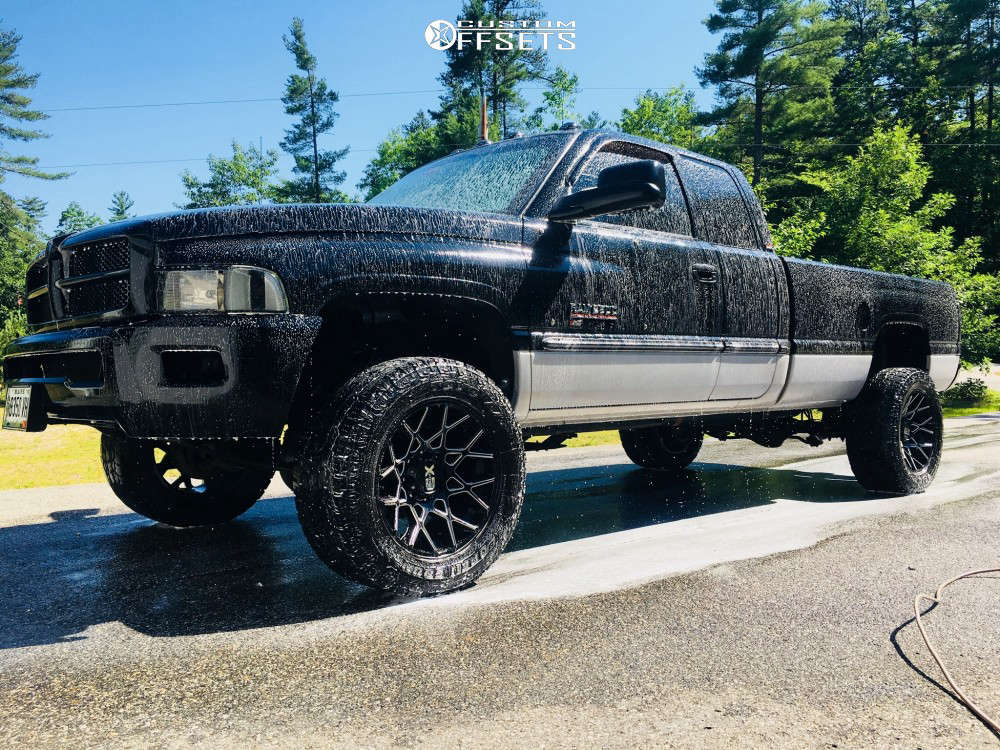 2000 Dodge Ram 2500 with 20x10 -24 XD Xd831 and 33/12.5R20 Toyo Tires ...