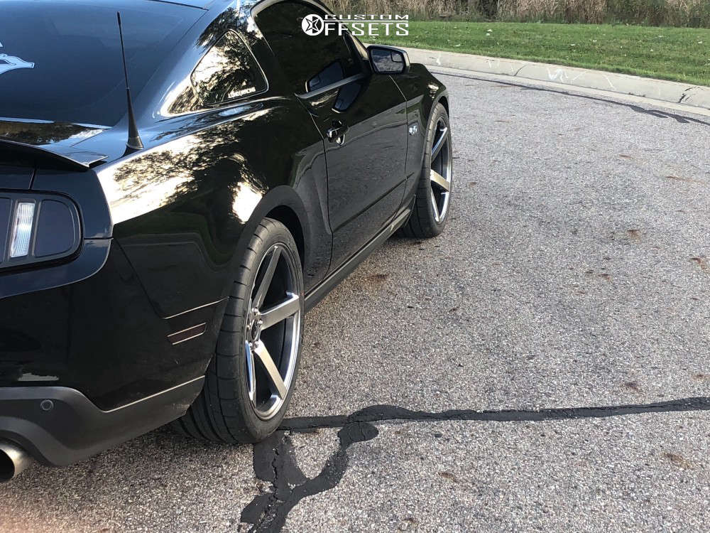 2012 Ford Mustang with 20x9.5 32 JNC Jnc026 and 275/35R20 Cooper Zeon ...