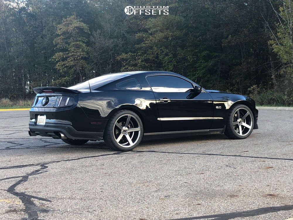 2012 Ford Mustang with 20x9.5 32 JNC Jnc026 and 275/35R20 Cooper Zeon ...