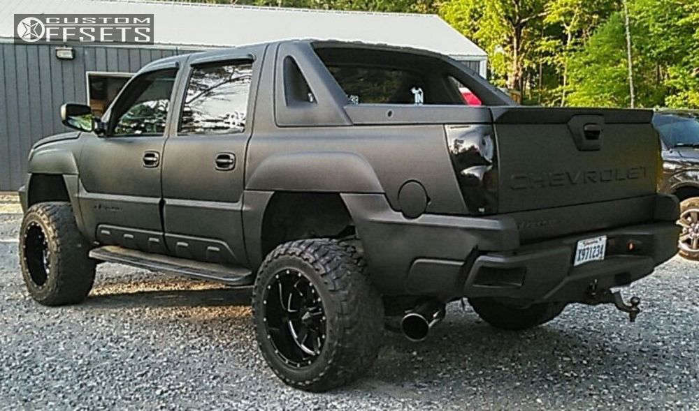 2003 Chevy Avalanche Lifted