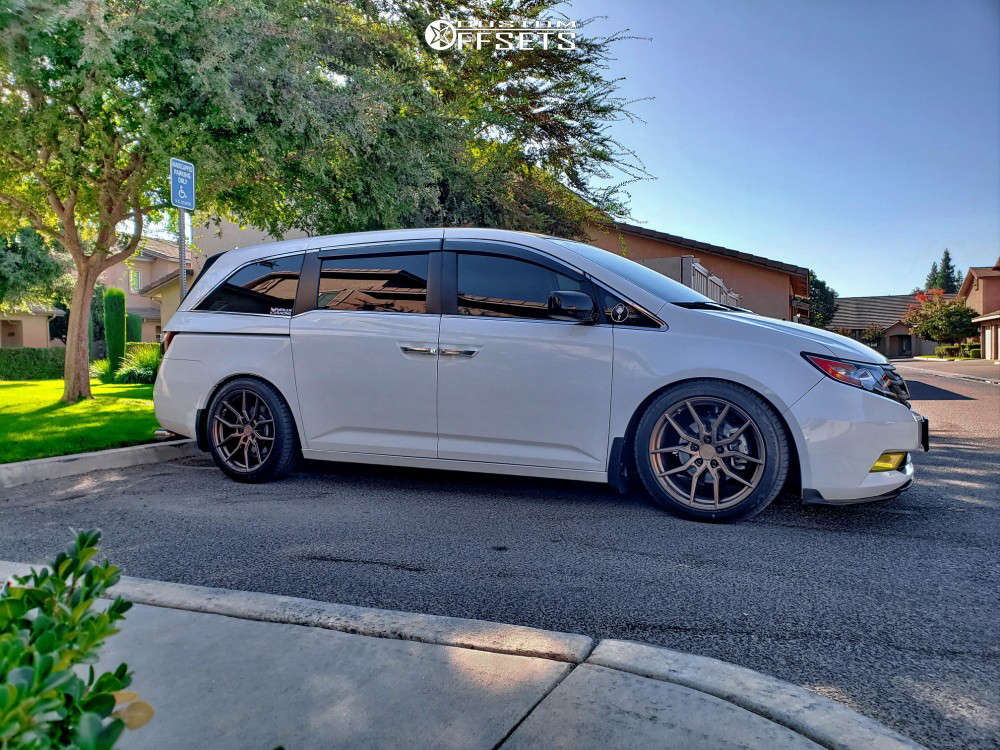 Lowered Honda Odyssey