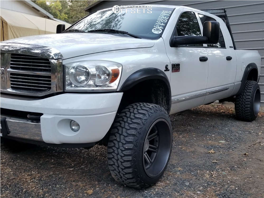 2007 Dodge Ram 3500 with 22x14 -76 Moto Metal Mo984 and 35/12.5R22 ...