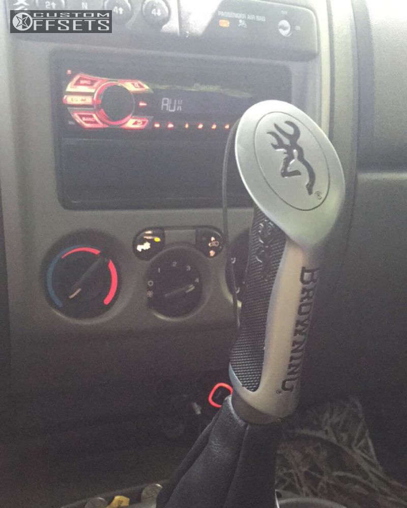 2005 Chevrolet Colorado with 15x8 -19 Ultra 164 and 31/10.5R15 ...