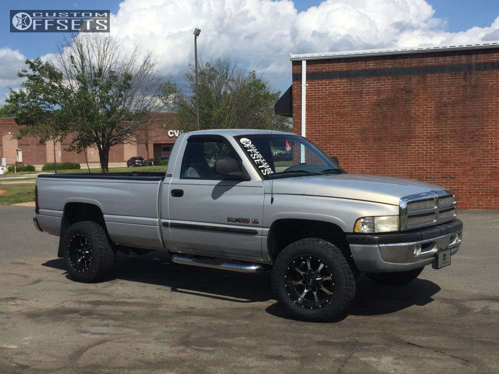 2001 Dodge Ram 1500 with 18x10 -24 Moto Metal MO970 and 285/60R18 Toyo ...