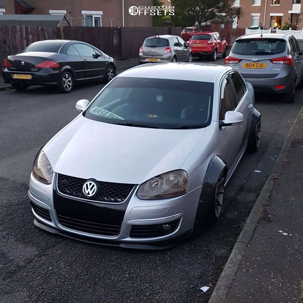 2007 Volkswagen Jetta with 18x9.75 20 XXR 527 and 215/35R18 Zeta ...