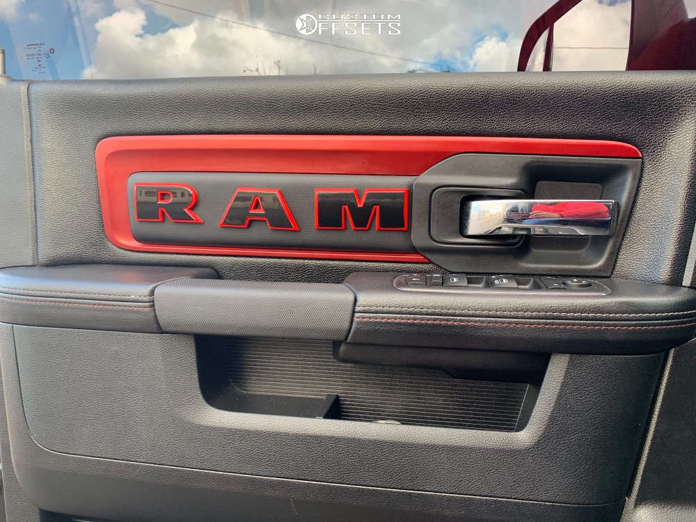 2017 Ram 1500 with 20x9 18 Moto Metal Mo961 and 35/12.5R20 Nitto Ridge ...