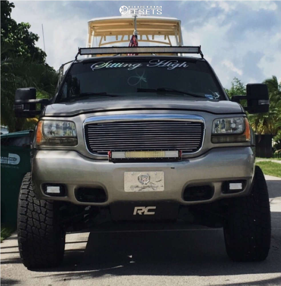 2000 Cadillac Escalade with 20x12 -44 Moto Metal Mo985 and 305/55R20 ...