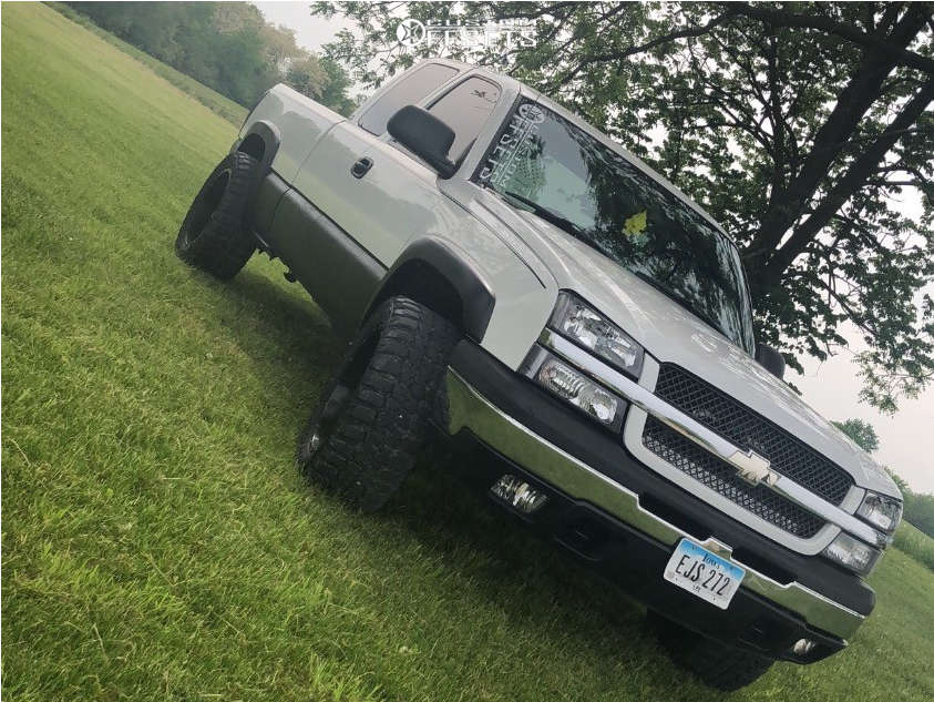 2005 Chevrolet Silverado 1500 with 20x10 -24 Havok H109 and 33/12.5R20 ...