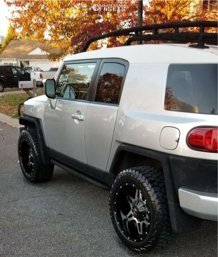 2007 Toyota FJ Cruiser with 20x10 -19 TIS 538MB and 275/55R20 AMP ...