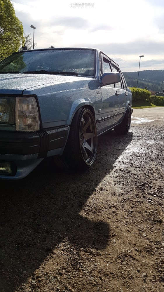 1988 Volvo 740 with 18x10 40 Japan Racing JR3 and 225/35R18 Nankang NS ...