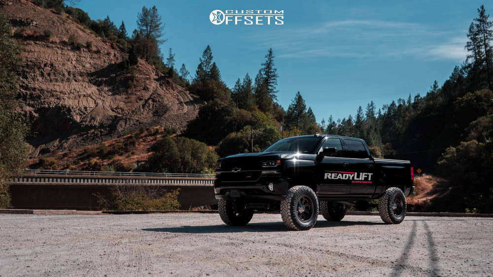 2018 Chevrolet Silverado 1500 with 20x10 -24 Moto Metal Mo984 and 37/12 ...