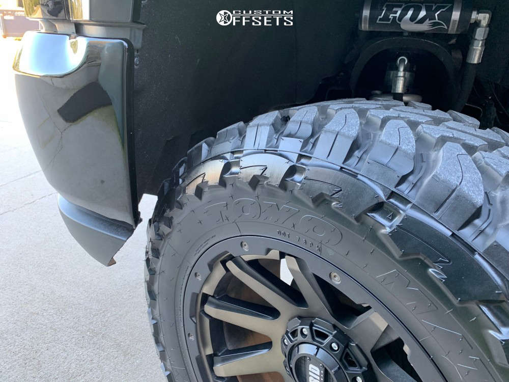 2017 Chevrolet Silverado 1500 with 20x10 -25 Grid Gd05 and 35/12.5R20 ...