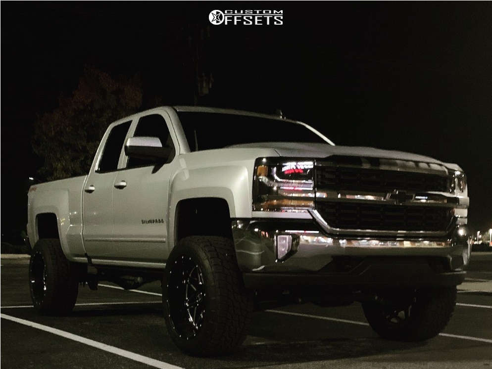 2016 Chevrolet Silverado 1500 with 22x12 -44 Hostile Sprocket and 35/12.5R22 Nitto Recon ...