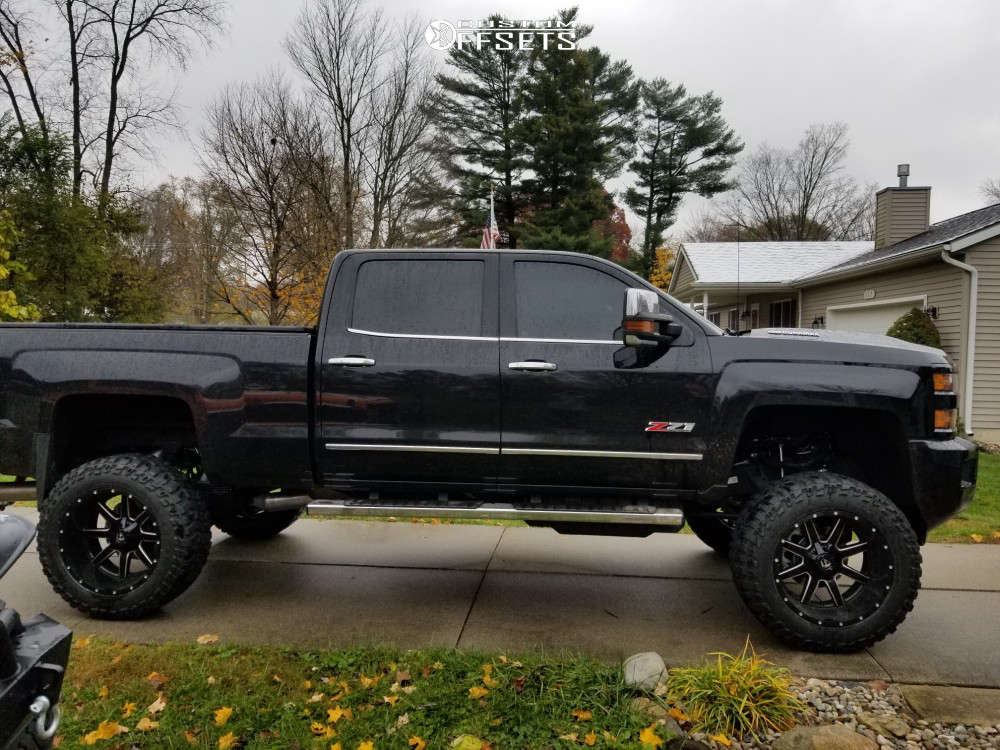 2018 Chevrolet Silverado 2500 HD with 22x12 -44 Fuel Maverick D610 and ...