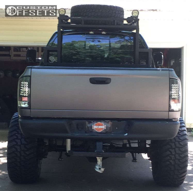 2007 Dodge Ram 2500 with 22x12 -44 V-Rock Recoil and 40/15.5R22 Mark Ma ...