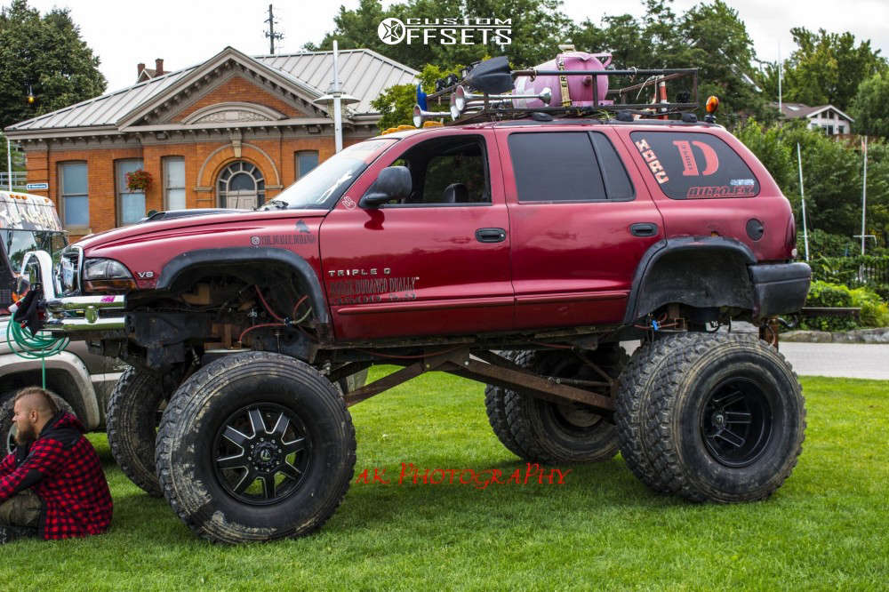 1999 Dodge Durango with 20x8.25 -176 Fuel Maverick D538 and 44/11.5R20 ...