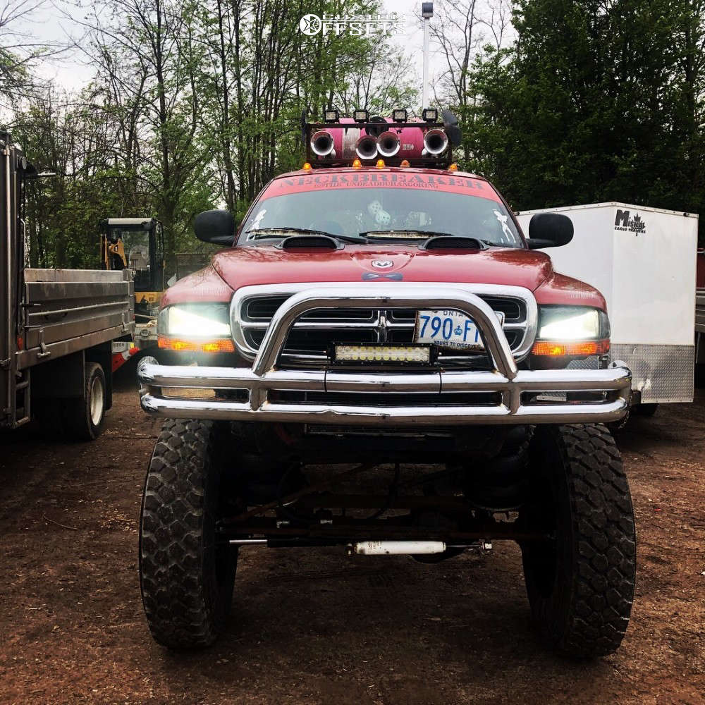1999 Dodge Durango with 20x8.25 -176 Fuel Maverick D538 and 44/11.5R20 ...