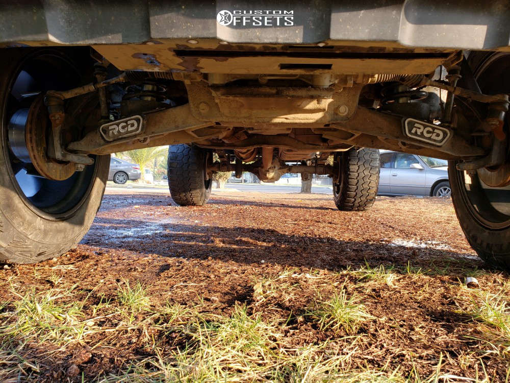 2011 Ford Ranger with 20x12 -44 Moto Metal Mo968 and 35/12.5R20 ...