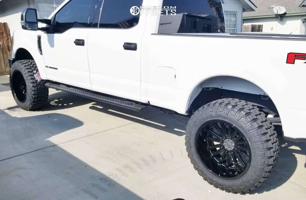 2017 Ford F-250 Super Duty with 22x12 -44 V-Rock Anvil and 37/13.5R22 ...