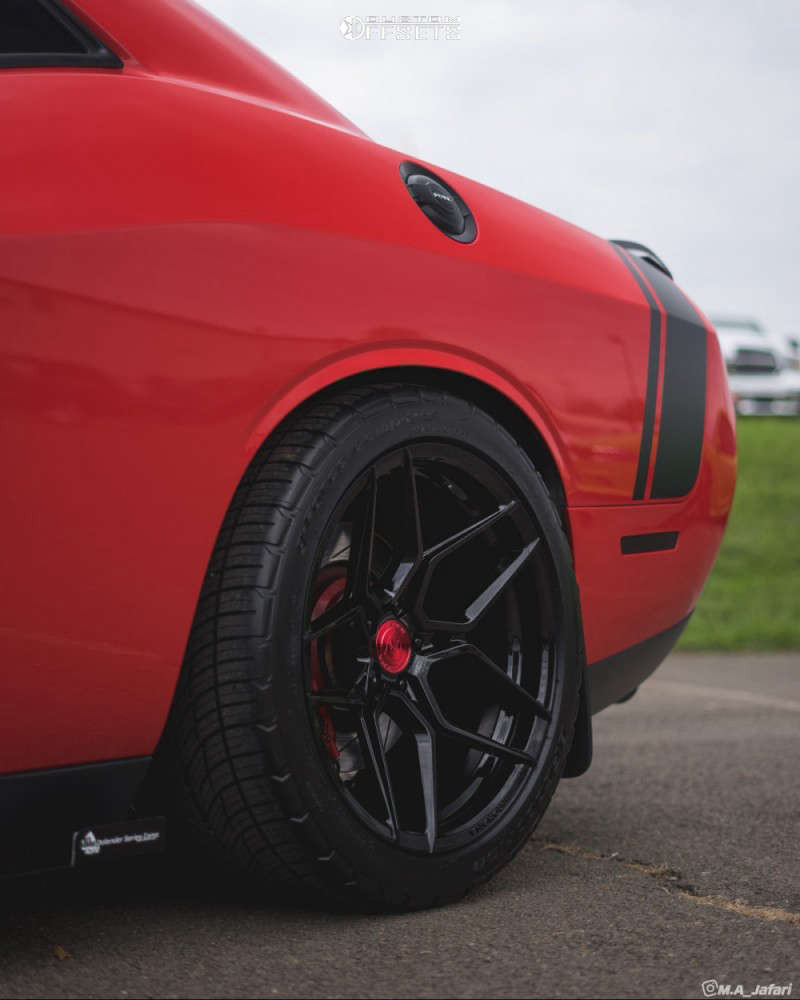 2016 Dodge Challenger with 20x10 40 Rohana Rfx11 and 275/40R20 ...