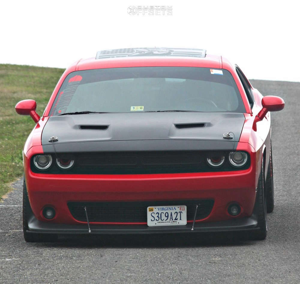 2016 Dodge Challenger with 20x10 40 Rohana Rfx11 and 275/40R20 ...