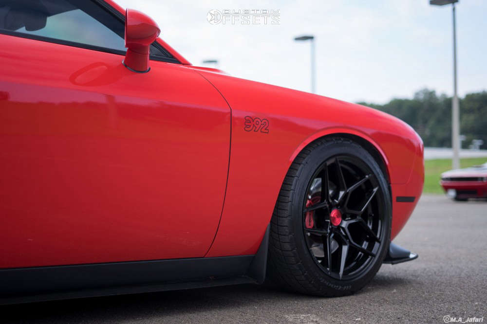 2016 Dodge Challenger with 20x10 40 Rohana Rfx11 and 275/40R20 ...